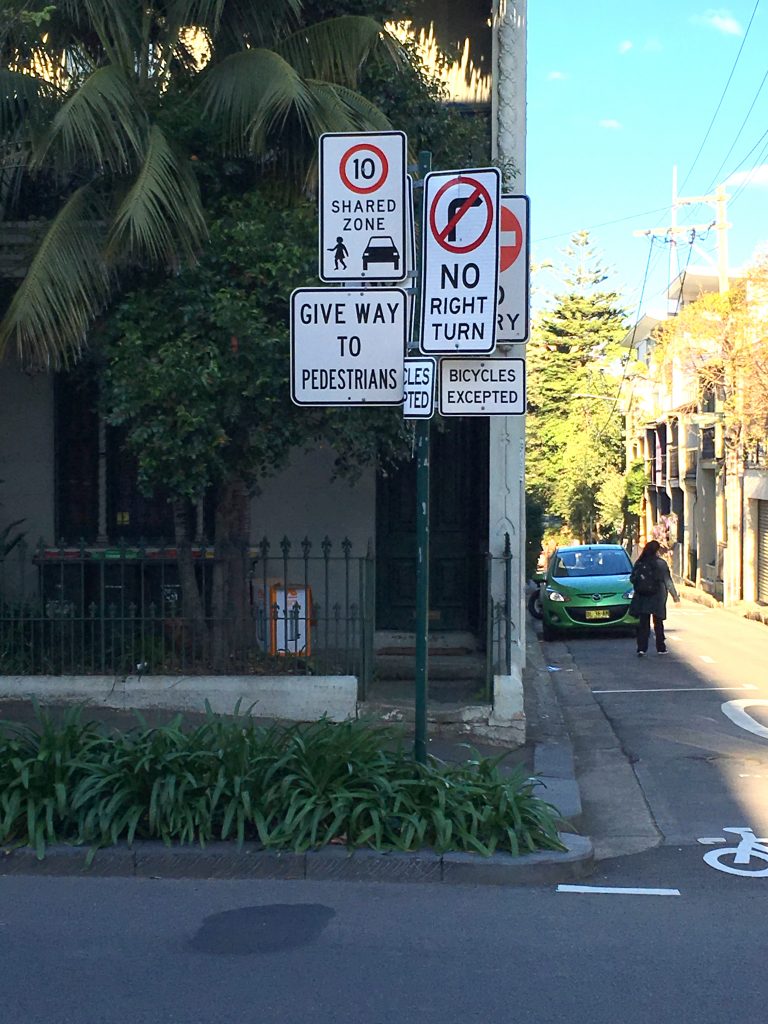 Road signs and the way we process information | ptc.